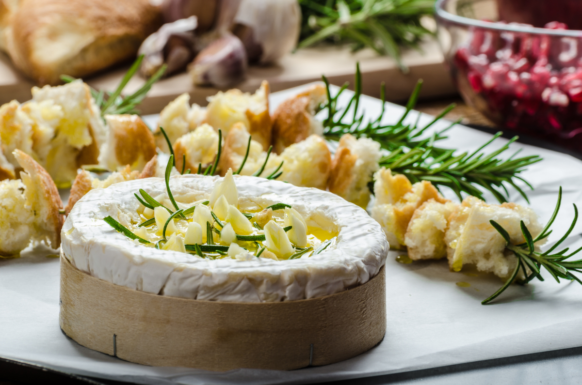 5 astuces pour sublimer votre camembert frit au four avec des ...