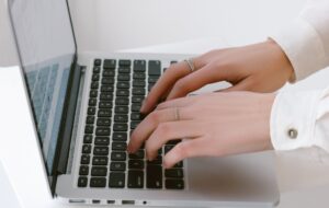 Comment écrire Slash clavier